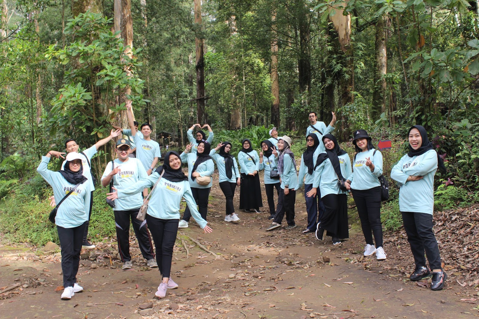 Outbound Bukit Gresik: Petualangan Tim yang Menantang